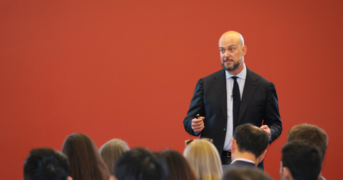 Stanford Professor Matteo Maggiori Unpacks the New Geopolitics of ...