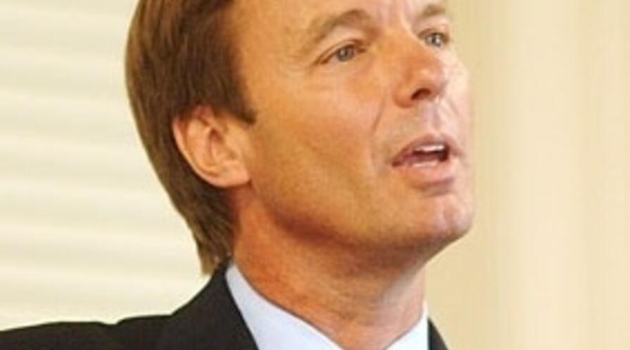 John Edwards: What Policy Should the U.S. Pursue Toward Russia? | FSI